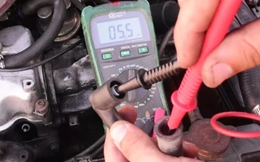 How to Tell Which Spark Plug Wire Goes Where - The Car Picks